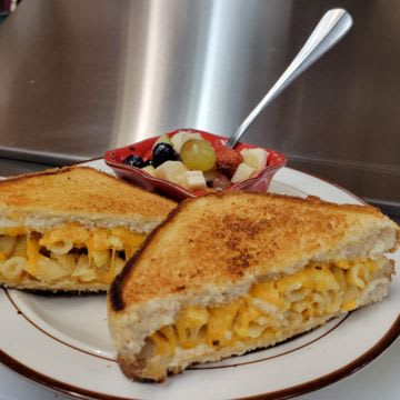 Best Food Trucks | The Cheesy Chick Food Truck - menu