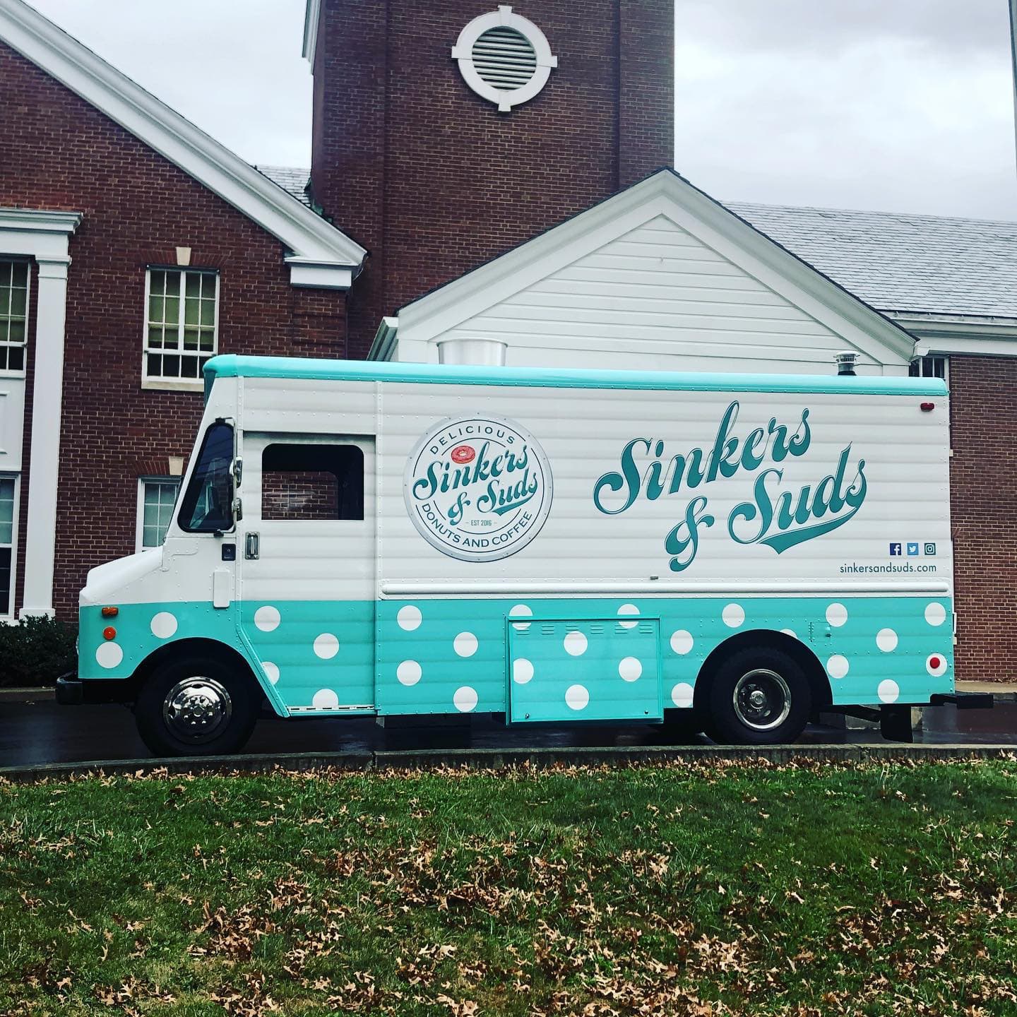 Best Food Trucks | Sinkers & Suds